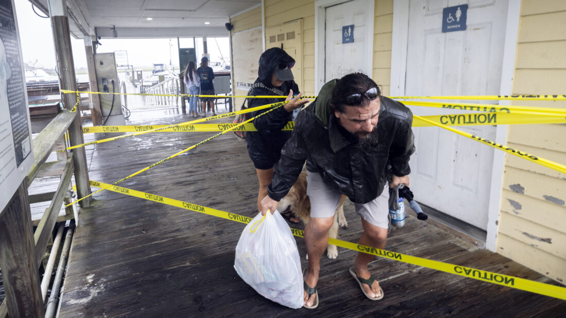 Hurricane Idalia hits Florida with 125 mph winds, flooding streets ...
